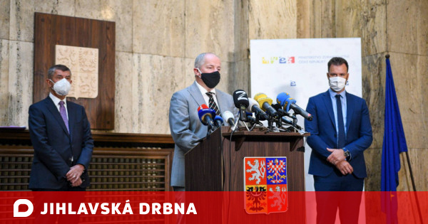 Papalášství v praxi, shodují se politici. Blesk zachytil ministra ...