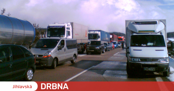 Patnáct let od největší hromadné nehody. Na D1 uvízlo přes 20 tisíc ...